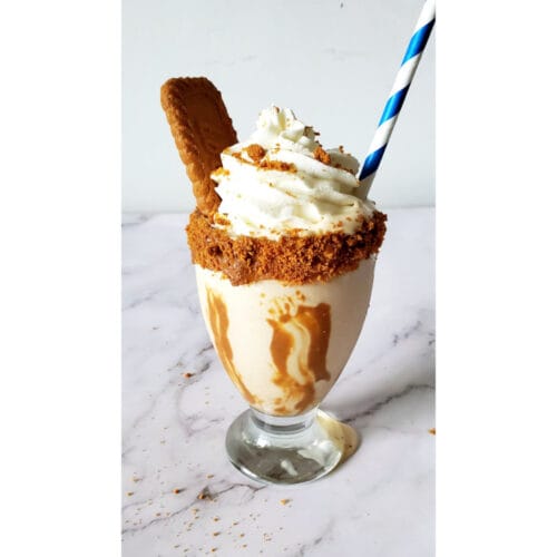 Lotus Biscoff Milkshake (+Video) - DessertKatta