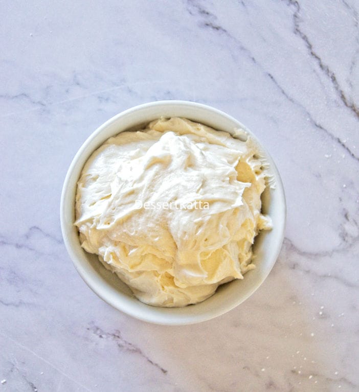 American Buttercream Frosting Recipe - DessertKatta